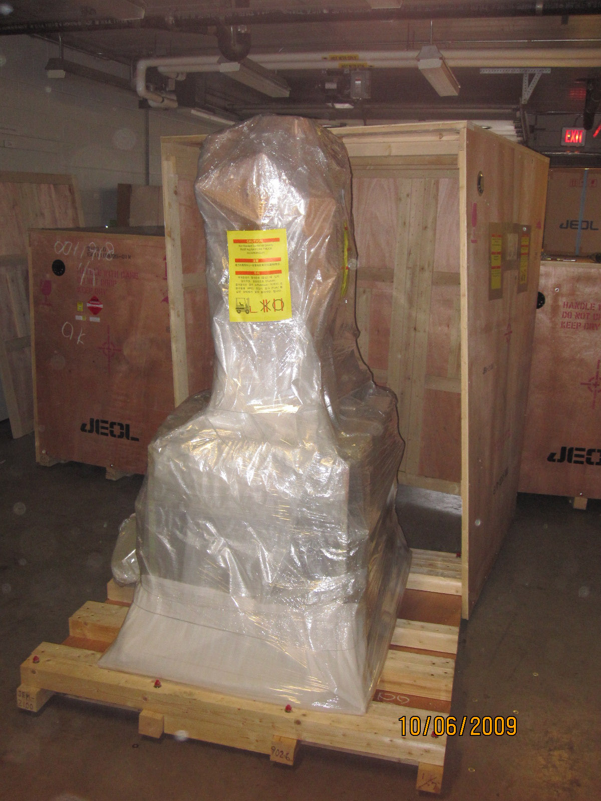 JEM-2100 Installation Photos | Electron Microscopy Core | NDSU